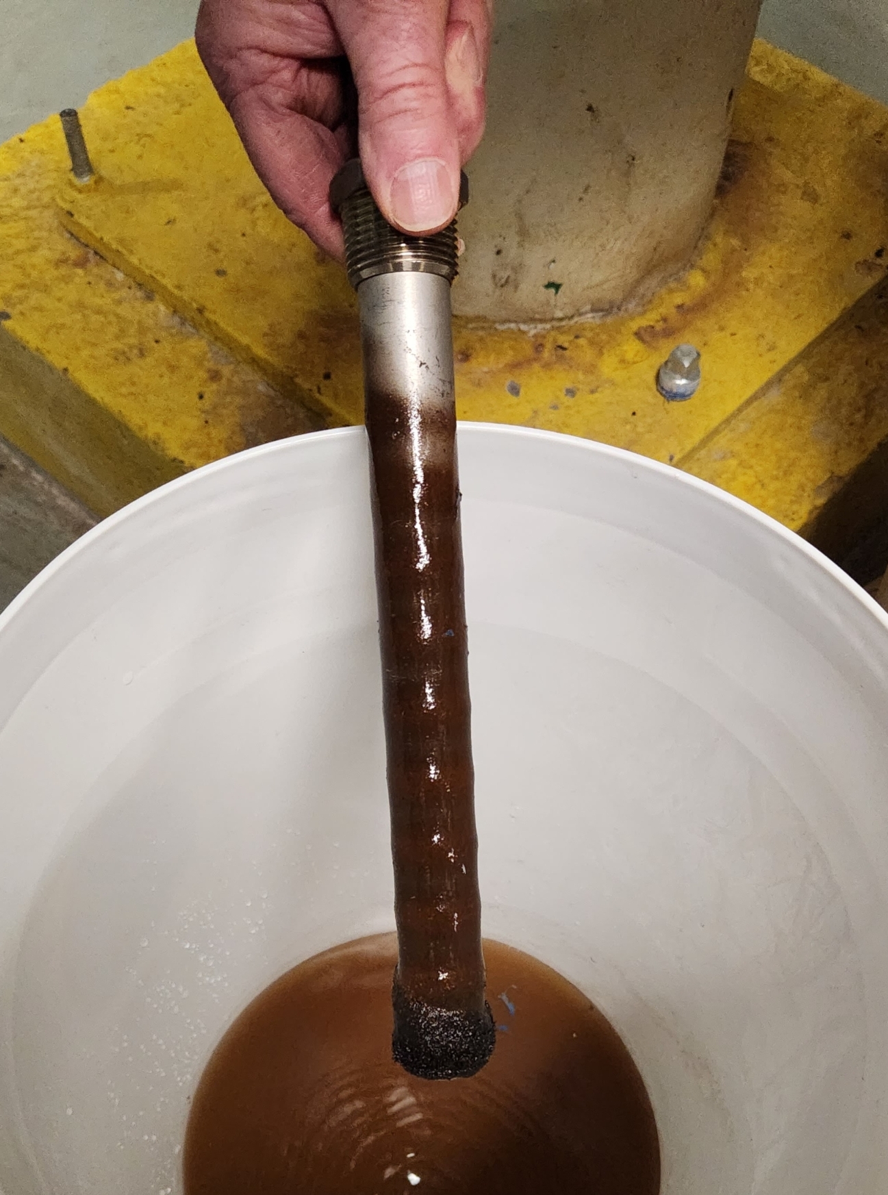 Iron Oxide Build-Up In Luxury Condo vs The LPD Mag – Metraflex